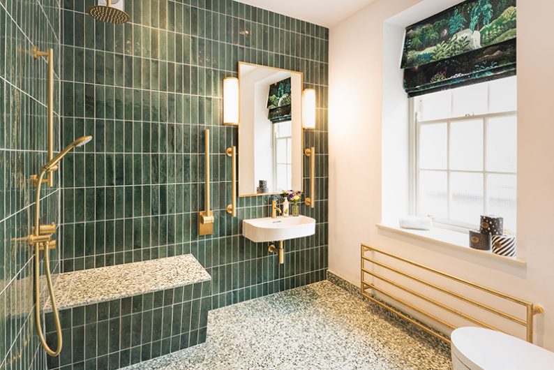 Shower seating: are built-in designs the new luxury trend?