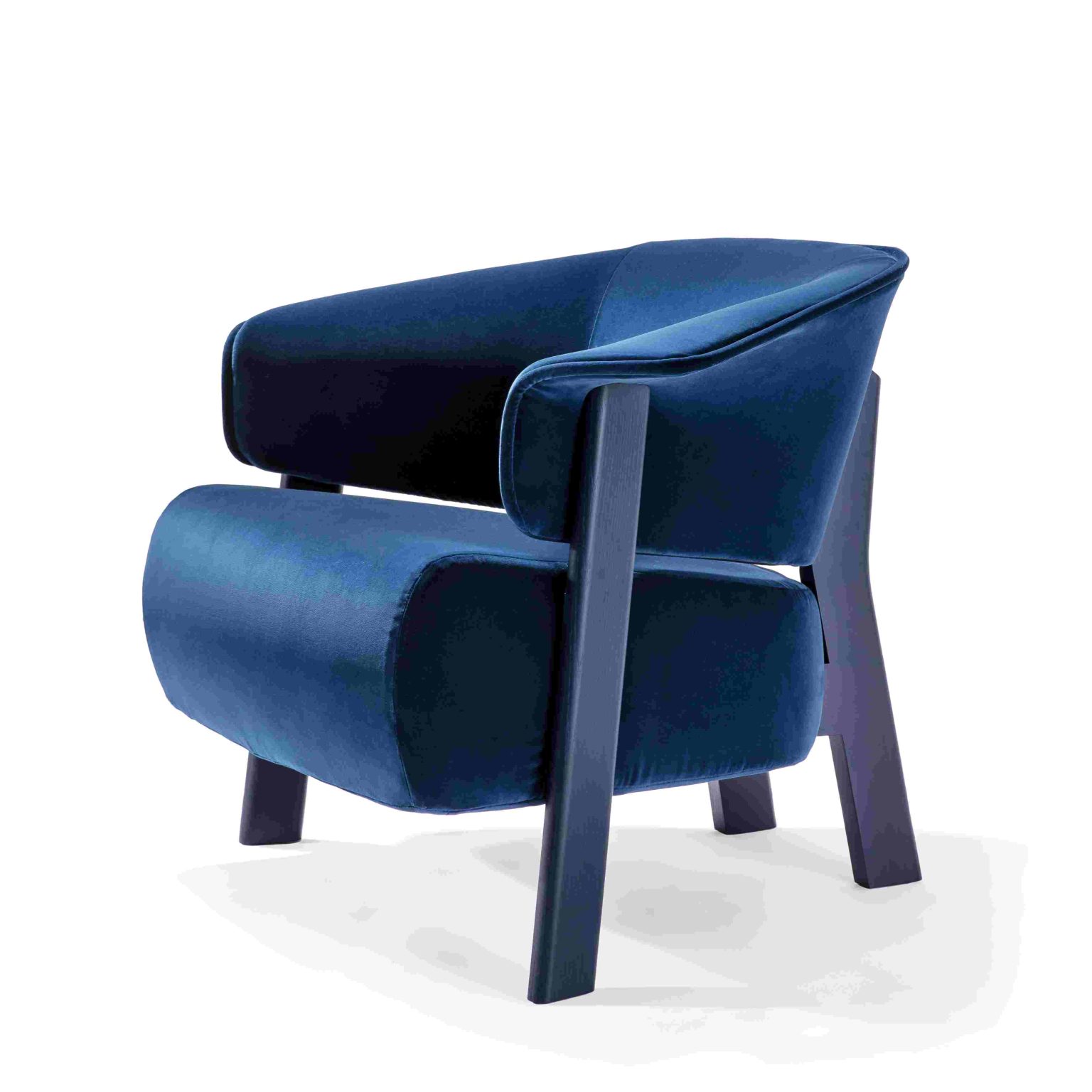 Chunky chairs: 15 robust designs for dining and relaxing