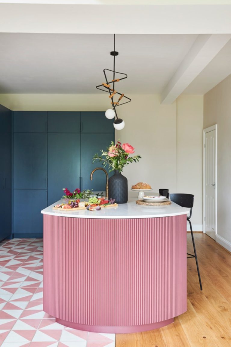 Fluted, reeded, and grooved kitchen islands: 15 inspiring ideas