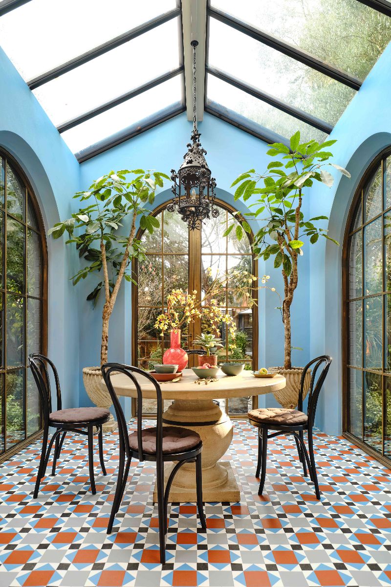 Eccentric English interiors: how to get the Saltburn look