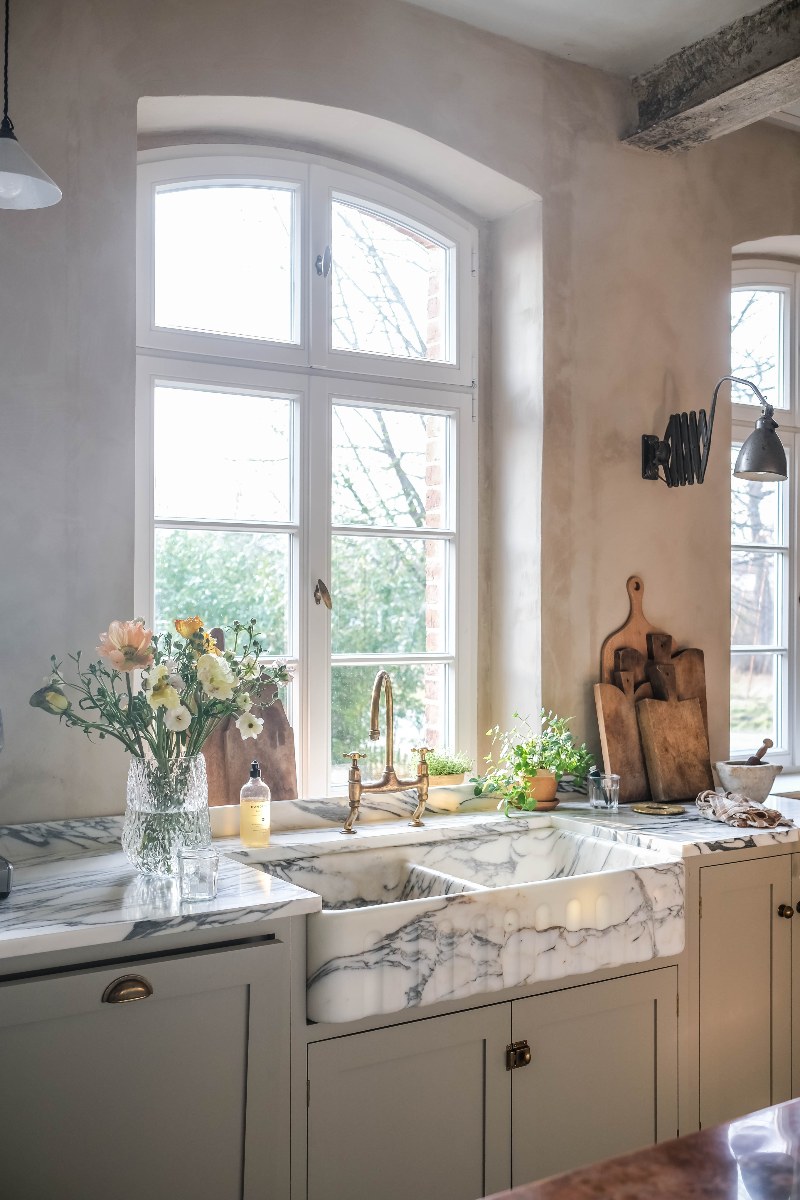 Go big with these bold and beautiful butler sinks