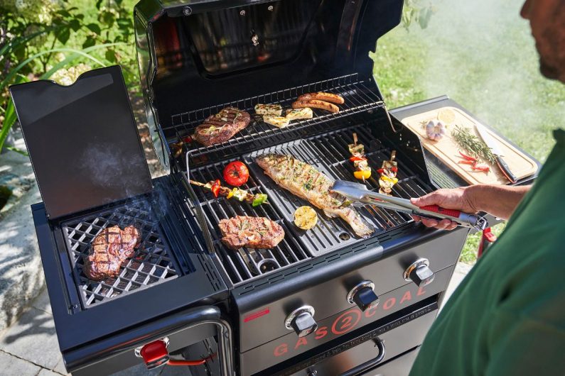 Barbecue ideas: gas, charcoal and hybrid models