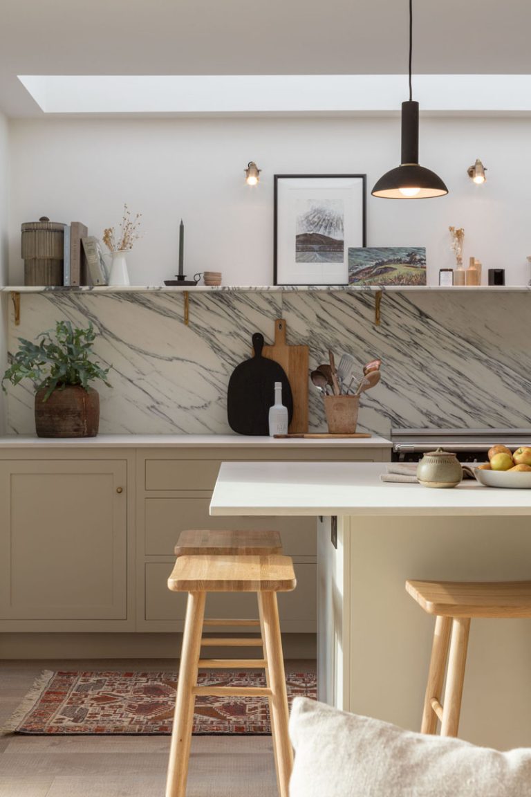 How to have stone kitchen shelving