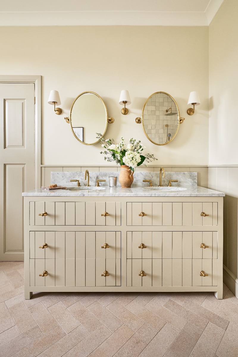 Tour this glamorous ensuite design with a rustic touch