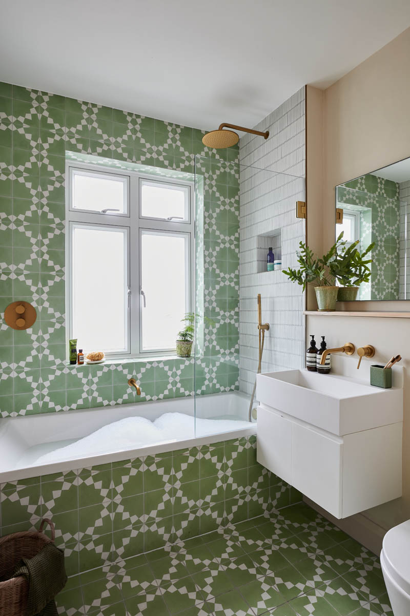 Why having a tiled bath is easy, cost-effective and elegant