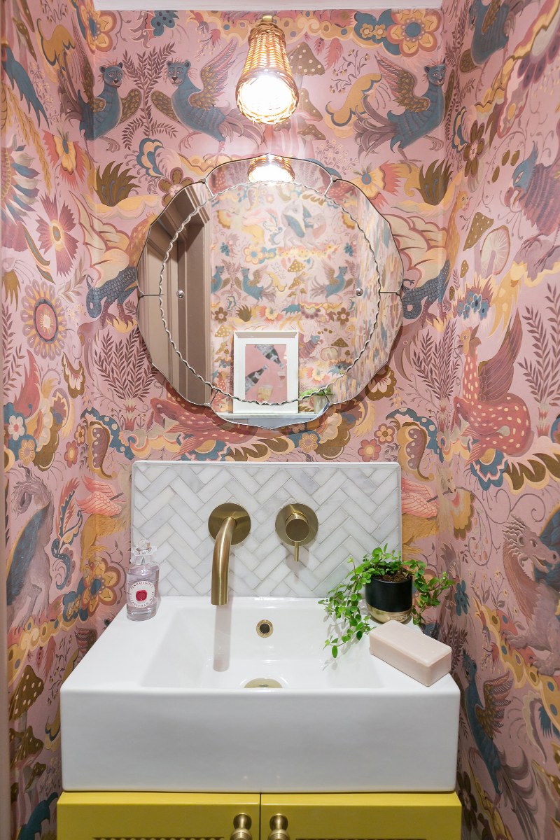 Five daring design ideas for your cloakroom