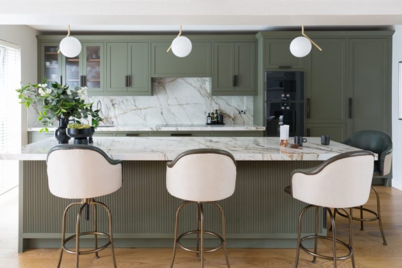 Olive green kitchens: inspiration gallery
