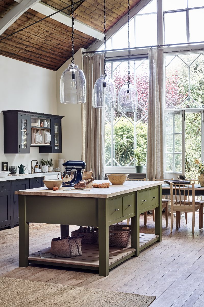 Olive green kitchens: inspiration gallery