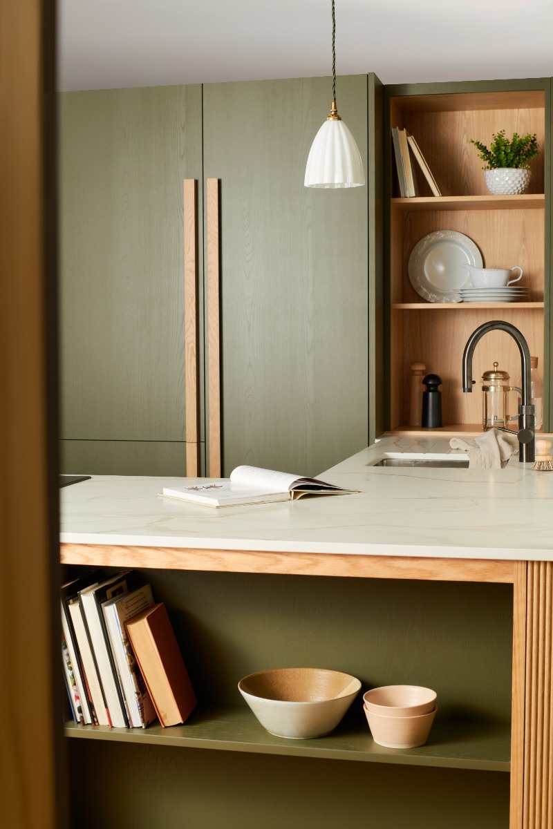Olive green kitchens: inspiration gallery