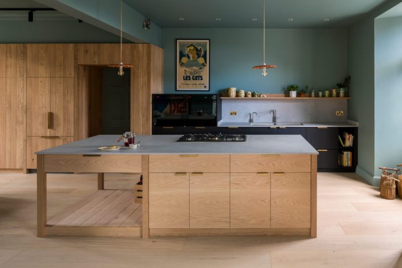 Kitchen islands without seating: say bye-bye to bar stools