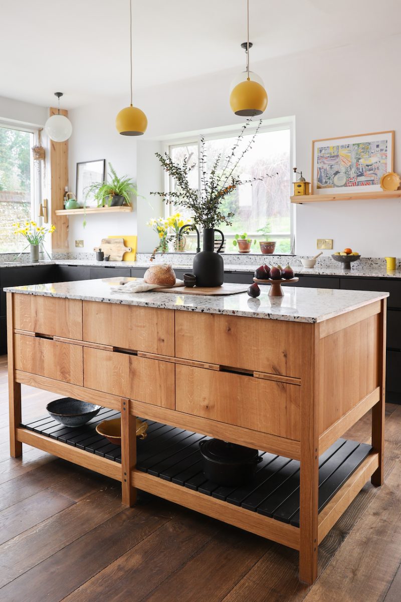 Kitchen islands without seating: say bye-bye to bar stools
