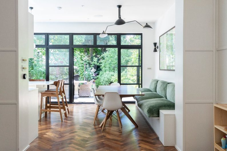 How to design the perfect dining area for your kitchen