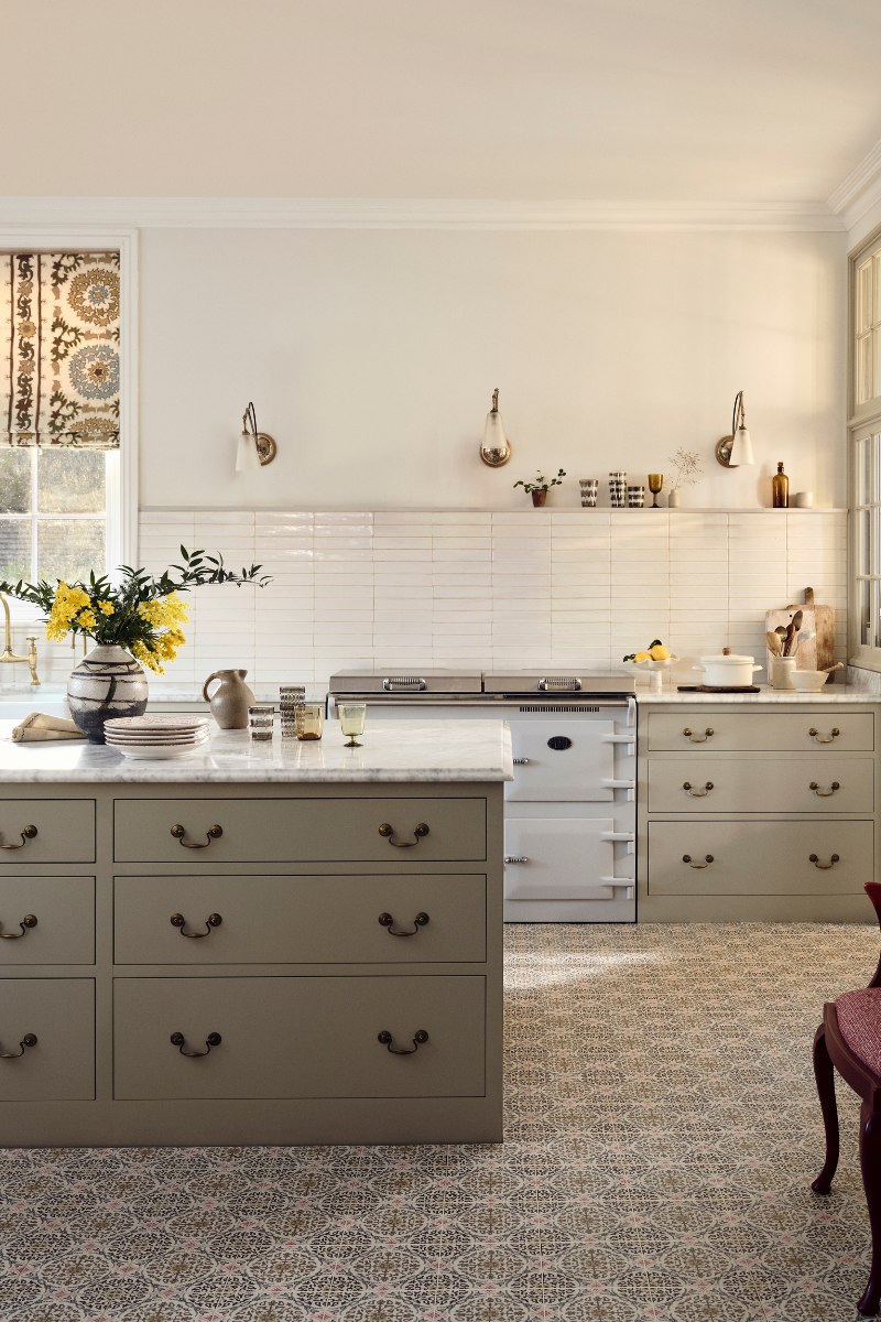 Striking furniture-style kitchen island ideas
